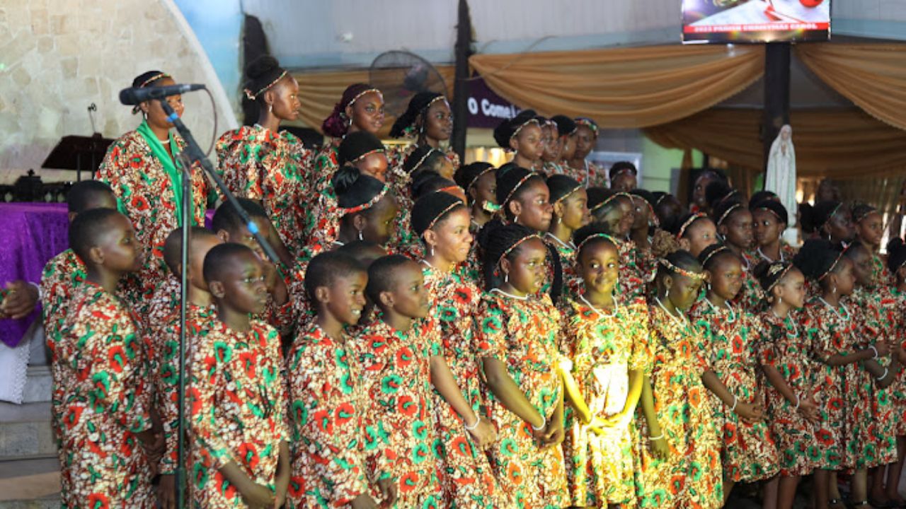 Photos from Church of the 12 Apostles 2023 Christmas Carol | Church of ...