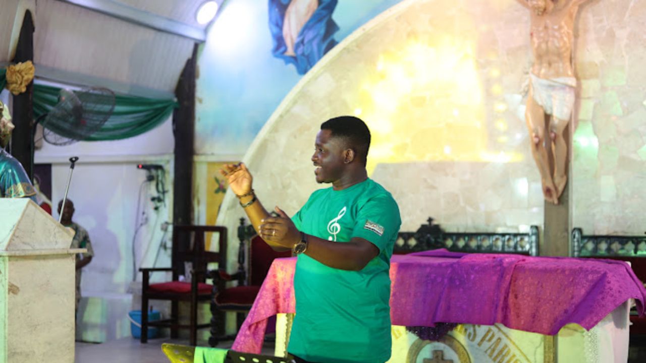 Photos from Church of the 12 Apostles 2023 Christmas Carol | Church of ...