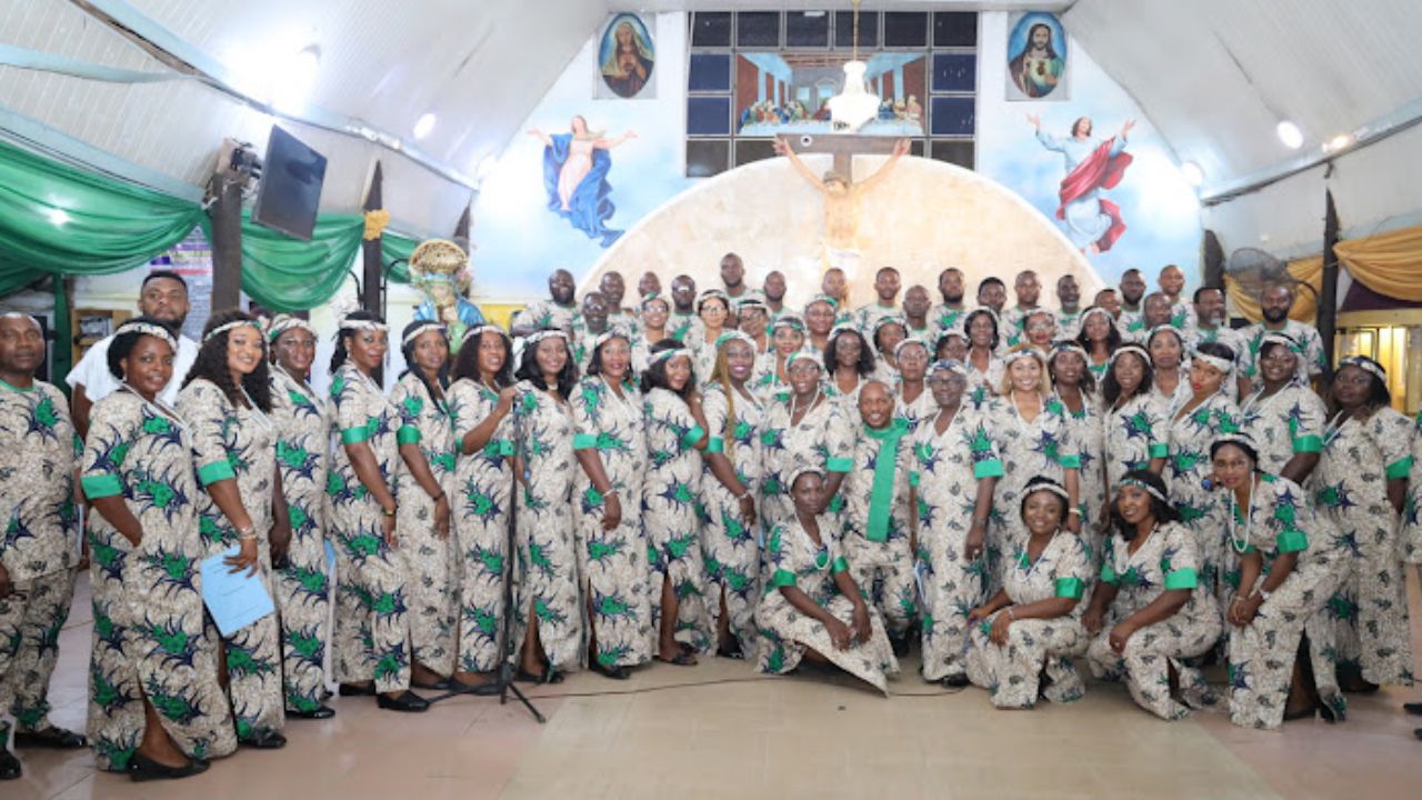 Photos from Church of the 12 Apostles 2023 Christmas Carol | Church of ...