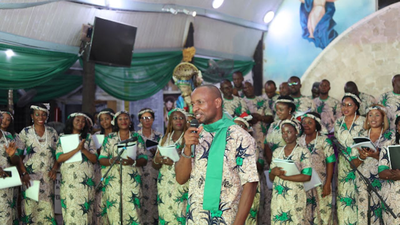 Photos from Church of the 12 Apostles 2023 Christmas Carol | Church of ...